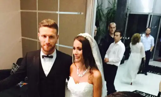 Shkodran Mustafi Vjosa Kaba | Famosos - Cultura Mix